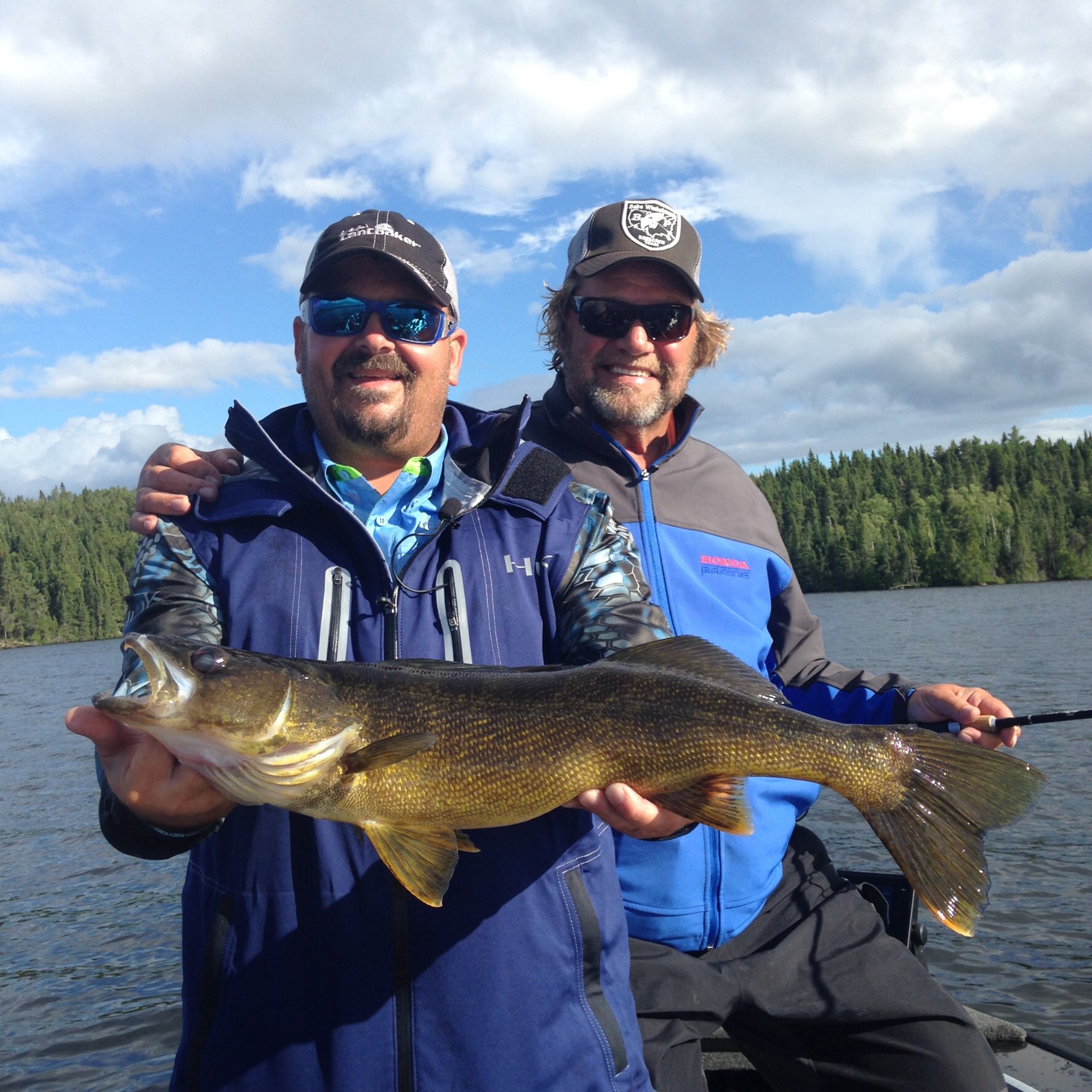 Dogtooth Lake Resort - Fishing on Dogtooth Lake for trophy walleyes